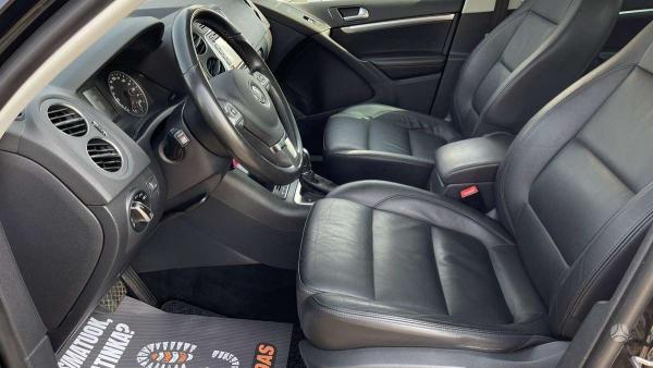 Black Volkswagen Tiguan 2012 in Marijampole, with an engine capacity of 1.97 L and mileage of 246 thousand km for 9490 €, photo 2 on AUTOMOTO.COM.LV