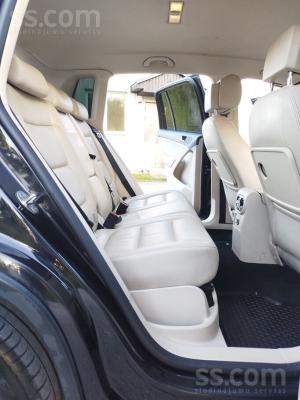 Black Volkswagen Tiguan 2012 in Ogre, with an engine capacity of 2.00 L and mileage of 415 thousand km for 5700 €, photo 6 on AUTOMOTO.COM.LV
