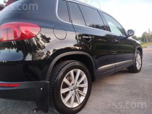 Black Volkswagen Tiguan 2012 in Ogre, with an engine capacity of 2.00 L and mileage of 415 thousand km for 5700 €, photo 7 on AUTOMOTO.COM.LV