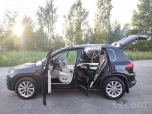 Black Volkswagen Tiguan 2012 in Ogre, with an engine capacity of 2.00 L and mileage of 415 thousand km for 5700 €, photo 8 on AUTOMOTO.COM.LV
