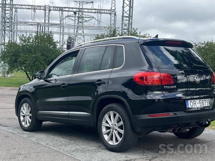 Black Volkswagen Tiguan 2012 in Riga, with an engine capacity of 2.00 L and mileage of 280 thousand km for 9200 €, photo 4 on AUTOMOTO.COM.LV