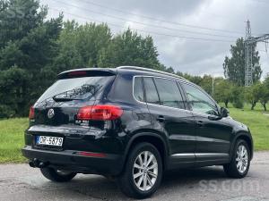 Black Volkswagen Tiguan 2012 in Riga, with an engine capacity of 2.00 L and mileage of 280 thousand km for 9200 €, photo 5 on AUTOMOTO.COM.LV