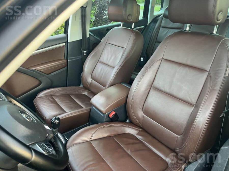 Black Volkswagen Tiguan 2012 in Riga, with an engine capacity of 2.00 L and mileage of 280 thousand km for 9200 €, photo 8 on AUTOMOTO.COM.LV