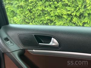 Black Volkswagen Tiguan 2012 in Riga, with an engine capacity of 2.00 L and mileage of 280 thousand km for 9200 €, photo 19 on AUTOMOTO.COM.LV
