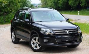Black Volkswagen Tiguan 2012 in Kretinga, with an engine capacity of 1.97 L and mileage of 264 thousand km for 7999 €, photo 8 on AUTOMOTO.COM.LV