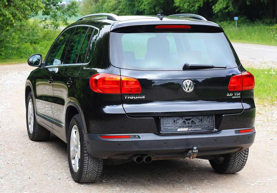 Black Volkswagen Tiguan 2012 in Kretinga, with an engine capacity of 1.97 L and mileage of 264 thousand km for 7999 €, photo 12 on AUTOMOTO.COM.LV