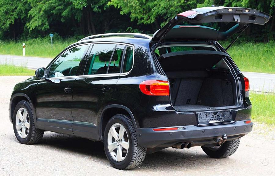 Black Volkswagen Tiguan 2012 in Kretinga, with an engine capacity of 1.97 L and mileage of 264 thousand km for 7999 €, photo 16 on AUTOMOTO.COM.LV