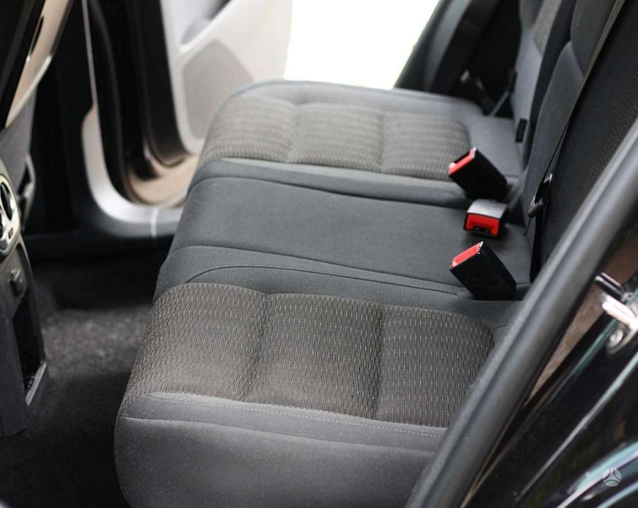 Black Volkswagen Tiguan 2012 in Kretinga, with an engine capacity of 1.97 L and mileage of 264 thousand km for 7999 €, photo 20 on AUTOMOTO.COM.LV