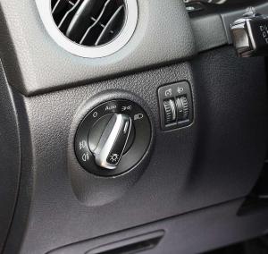 Black Volkswagen Tiguan 2012 in Kretinga, with an engine capacity of 1.97 L and mileage of 264 thousand km for 7999 €, photo 23 on AUTOMOTO.COM.LV