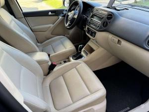 Black Volkswagen Tiguan 2012 in Vilnius, with an engine capacity of 2.00 L and mileage of 238 thousand km for 7300 €, photo 9 on AUTOMOTO.COM.LV