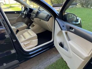 Black Volkswagen Tiguan 2012 in Vilnius, with an engine capacity of 2.00 L and mileage of 238 thousand km for 7300 €, photo 16 on AUTOMOTO.COM.LV