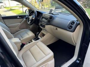 Black Volkswagen Tiguan 2012 in Vilnius, with an engine capacity of 2.00 L and mileage of 238 thousand km for 7300 €, photo 17 on AUTOMOTO.COM.LV