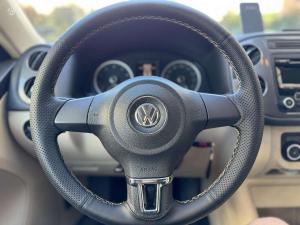 Black Volkswagen Tiguan 2012 in Vilnius, with an engine capacity of 2.00 L and mileage of 238 thousand km for 7300 €, photo 19 on AUTOMOTO.COM.LV