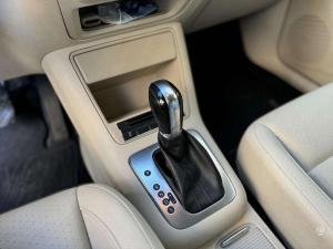 Black Volkswagen Tiguan 2012 in Vilnius, with an engine capacity of 2.00 L and mileage of 238 thousand km for 7300 €, photo 21 on AUTOMOTO.COM.LV