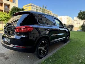 Black Volkswagen Tiguan 2012 in Vilnius, with an engine capacity of 2.00 L and mileage of 238 thousand km for 7300 €, photo 28 on AUTOMOTO.COM.LV