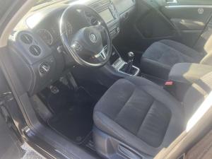 Melns Volkswagen Tiguan 2012 Tauragė, ar dzinēja tilpumu 2.00 L un nobraukumu 152 tūkst. km par 7400 €, foto 7 vietnē AUTOMOTO.COM.LV