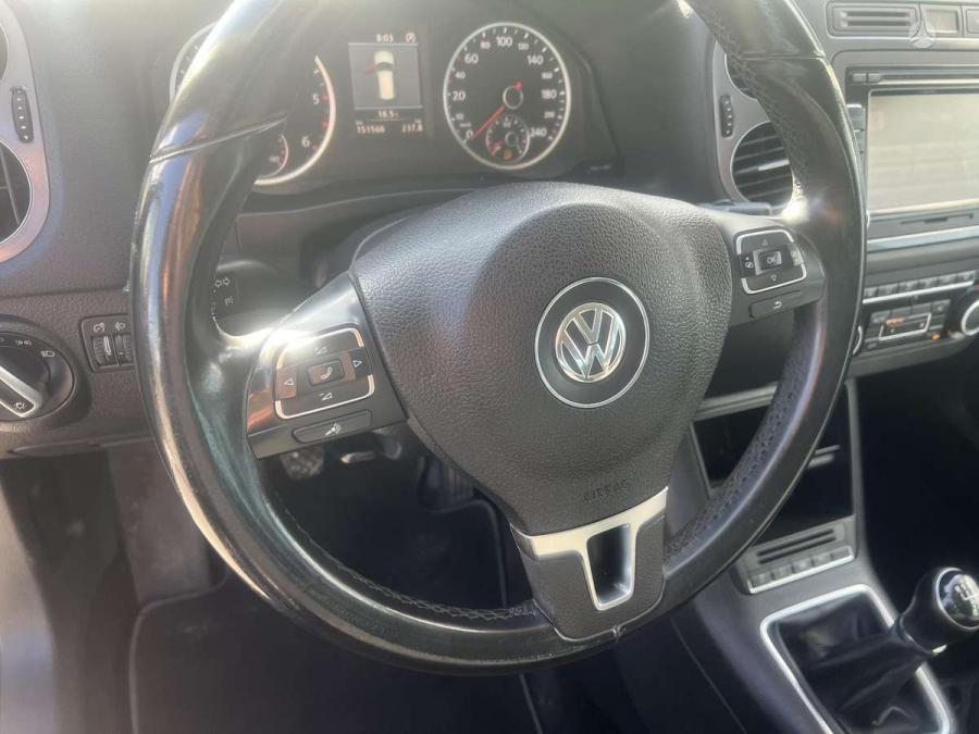 Melns Volkswagen Tiguan 2012 Tauragė, ar dzinēja tilpumu 2.00 L un nobraukumu 152 tūkst. km par 7400 €, foto 12 vietnē AUTOMOTO.COM.LV