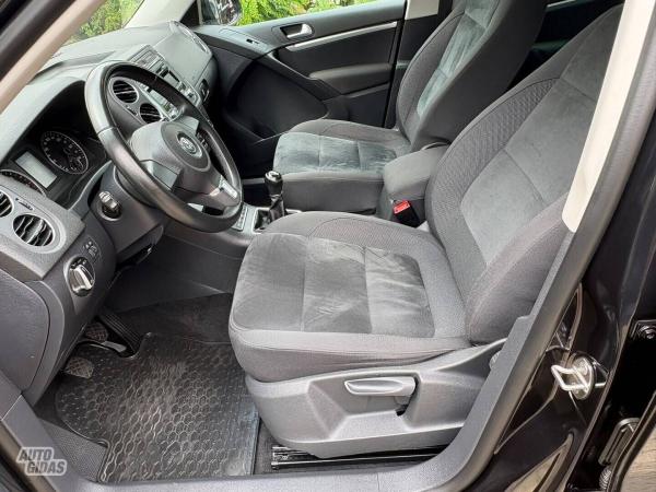 Volkswagen Tiguan 2012 Klaipėda vietnē Melns Volkswagen Tiguan 2012 Klaipėda, ar dzinēja tilpumu 2.00 L un nobraukumu 188 tūkst. km par 7900 €, foto 7 vietnē AUTOMOTO.COM.LV