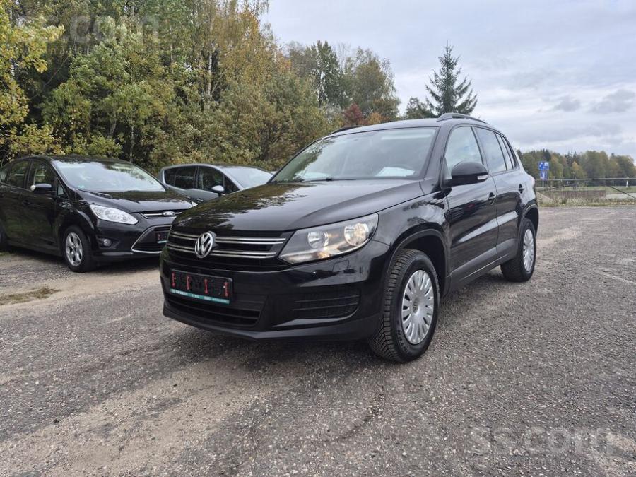 Melns Volkswagen Tiguan 2012 Cēsis, ar dzinēja tilpumu 2.00 L un nobraukumu 211 tūkst. km par 7800 €, foto 1 vietnē AUTOMOTO.COM.LV