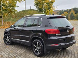 Black Volkswagen Tiguan 2012 in Silute, with an engine capacity of 2.00 L and mileage of 280 thousand km for 7300 €, photo 7 on AUTOMOTO.COM.LV