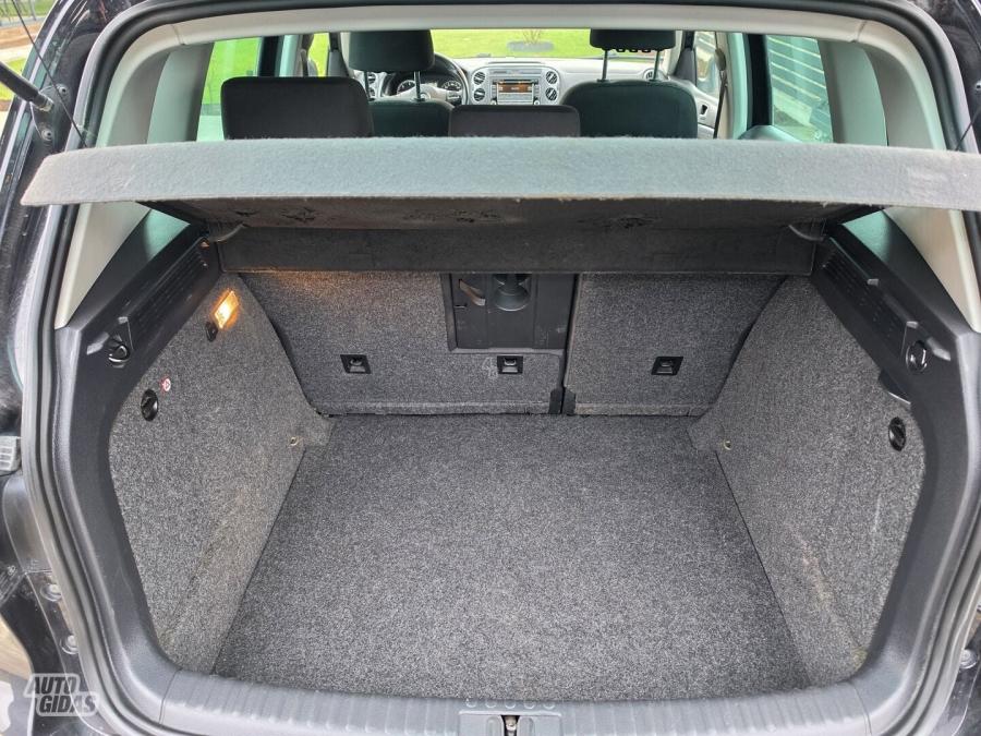 Black Volkswagen Tiguan 2012 in Silute, with an engine capacity of 2.00 L and mileage of 280 thousand km for 7300 €, photo 19 on AUTOMOTO.COM.LV