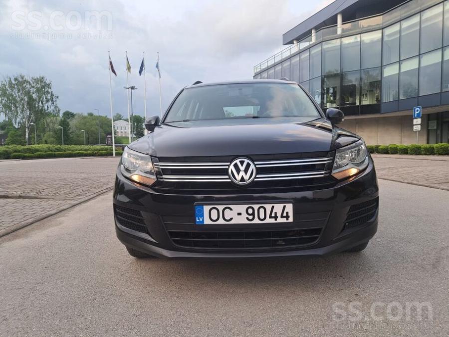 Melns Volkswagen Tiguan 2013 Rēzekne, ar dzinēja tilpumu 2.00 L un nobraukumu 226 tūkst. km par 25950 €, foto 3 vietnē AUTOMOTO.COM.LV