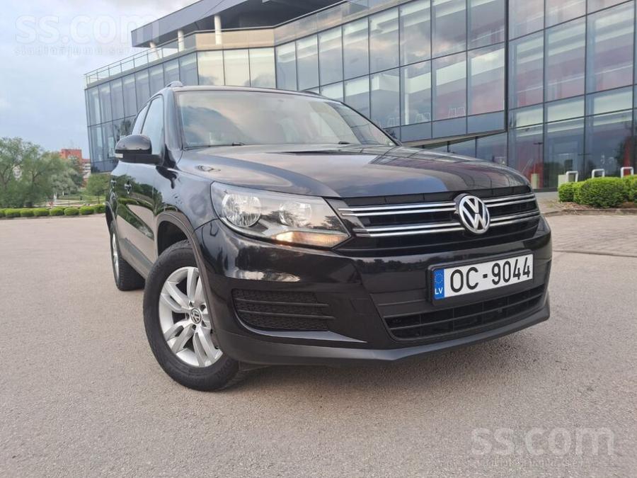 Melns Volkswagen Tiguan 2013 Rēzekne, ar dzinēja tilpumu 2.00 L un nobraukumu 226 tūkst. km par 25950 €, foto 10 vietnē AUTOMOTO.COM.LV