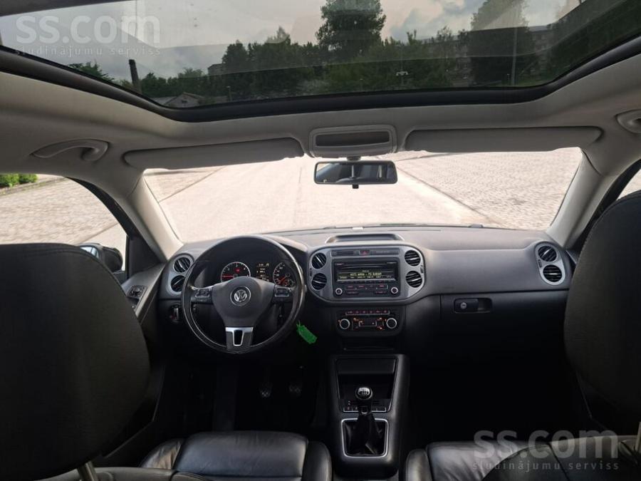 Melns Volkswagen Tiguan 2013 Rēzekne, ar dzinēja tilpumu 2.00 L un nobraukumu 226 tūkst. km par 25950 €, foto 13 vietnē AUTOMOTO.COM.LV