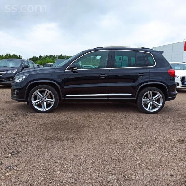 Melns Volkswagen Tiguan 2013 Daugavpils, ar dzinēja tilpumu 2.00 L un nobraukumu 0 tūkst. km par 11400 €, foto 4 vietnē AUTOMOTO.COM.LV