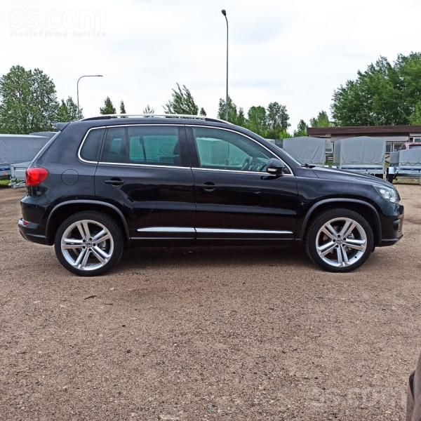 Melns Volkswagen Tiguan 2013 Daugavpils, ar dzinēja tilpumu 2.00 L un nobraukumu 0 tūkst. km par 11400 €, foto 8 vietnē AUTOMOTO.COM.LV