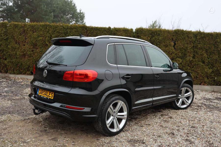 Black Volkswagen Tiguan 2013 in Alytus, with an engine capacity of 1.40 L and mileage of 267 thousand km for 7900 €, photo 4 on AUTOMOTO.COM.LV