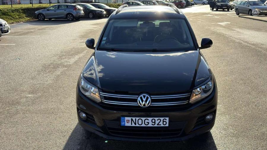 Melns Volkswagen Tiguan 2013 Jonava, ar dzinēja tilpumu 1.97 L un nobraukumu 250 tūkst. km par 7300 €, foto 2 vietnē AUTOMOTO.COM.LV