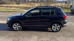 Melns Volkswagen Tiguan 2013 Jonava, ar dzinēja tilpumu 1.97 L un nobraukumu 250 tūkst. km par 7300 €, foto 4 vietnē AUTOMOTO.COM.LV