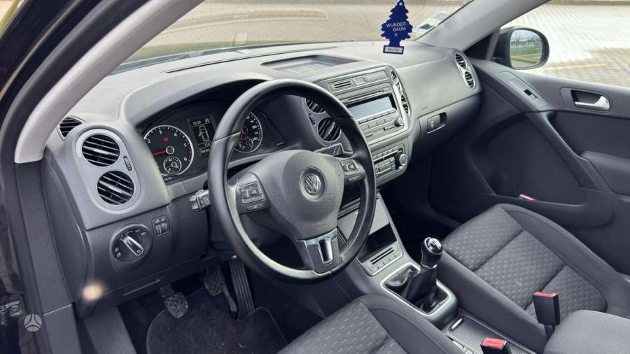 Melns Volkswagen Tiguan 2013 Jonava, ar dzinēja tilpumu 1.97 L un nobraukumu 250 tūkst. km par 7300 €, foto 24 vietnē AUTOMOTO.COM.LV