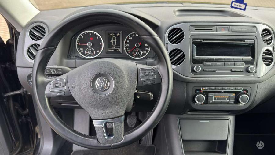 Melns Volkswagen Tiguan 2013 Jonava, ar dzinēja tilpumu 1.97 L un nobraukumu 250 tūkst. km par 7300 €, foto 25 vietnē AUTOMOTO.COM.LV