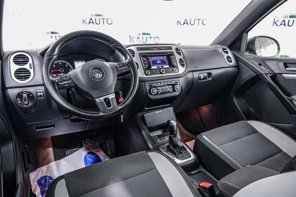 Melns Volkswagen Tiguan 2013 Kauņa, ar dzinēja tilpumu 2.00 L un nobraukumu 284 tūkst. km par 9890 €, foto 7 vietnē AUTOMOTO.COM.LV