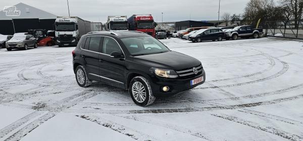 Black Volkswagen Tiguan 2013 in Kaunas, with an engine capacity of 2.00 L and mileage of 290 thousand km for 8650 €, photo 3 on AUTOMOTO.COM.LV