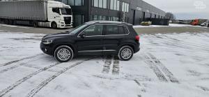 Black Volkswagen Tiguan 2013 in Kaunas, with an engine capacity of 2.00 L and mileage of 290 thousand km for 8650 €, photo 10 on AUTOMOTO.COM.LV
