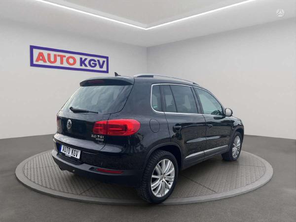 Melns Volkswagen Tiguan 2013 Kauņa, ar dzinēja tilpumu 2.00 L un nobraukumu 173 tūkst. km par 7299 €, foto 5 vietnē AUTOMOTO.COM.LV