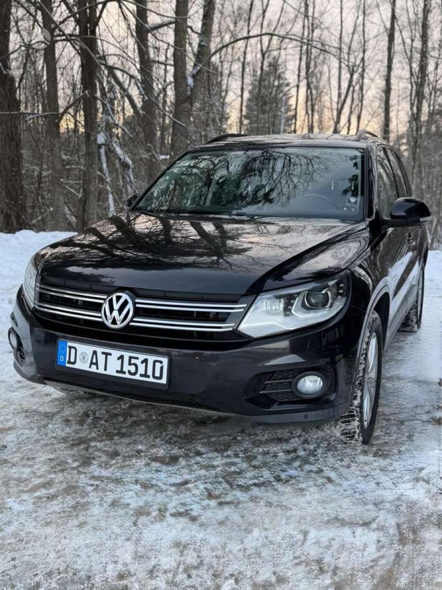 Black Volkswagen Tiguan 2013 in Utena, with an engine capacity of 1.97 L and mileage of 270 thousand km for 10950 €, photo 15 on AUTOMOTO.COM.LV