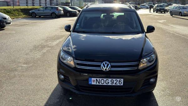 Black Volkswagen Tiguan 2013 in Jonava, with an engine capacity of 1.97 L and mileage of 250 thousand km for 6500 €, photo 2 on AUTOMOTO.COM.LV