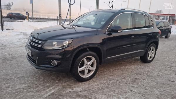 Melns Volkswagen Tiguan 2013 Klaipėda, ar dzinēja tilpumu 2.00 L un nobraukumu 274 tūkst. km par 8800 €, foto 4 vietnē AUTOMOTO.COM.LV