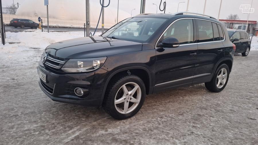Melns Volkswagen Tiguan 2013 Klaipėda, ar dzinēja tilpumu 2.00 L un nobraukumu 274 tūkst. km par 8800 €, foto 4 vietnē AUTOMOTO.COM.LV