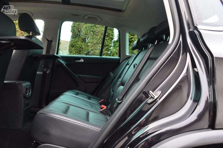 Melns Volkswagen Tiguan 2013 Kauņa, ar dzinēja tilpumu 2.00 L un nobraukumu 249 tūkst. km par 7650 €, foto 30 vietnē AUTOMOTO.COM.LV