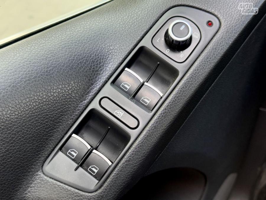Melns Volkswagen Tiguan 2013 Kauņa, ar dzinēja tilpumu 2.00 L un nobraukumu 267 tūkst. km par 8000 €, foto 10 vietnē AUTOMOTO.COM.LV