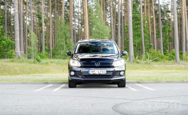 Black Volkswagen Tiguan 2013 in Riga, with an engine capacity of 2.00 L and mileage of 181 thousand km for 9990 €, photo 3 on AUTOMOTO.COM.LV