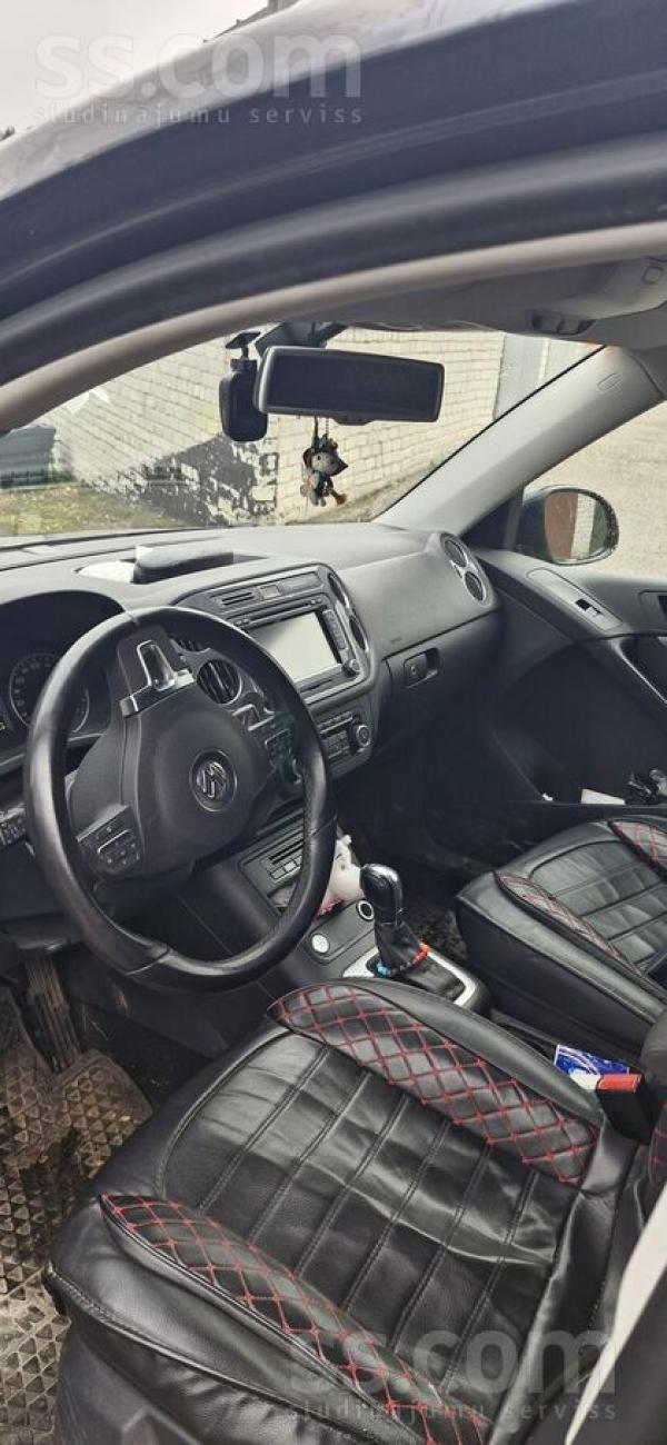 Melns Volkswagen Tiguan 2013 Rīga, ar dzinēja tilpumu 2.00 L un nobraukumu 216 tūkst. km par 8500 €, foto 3 vietnē AUTOMOTO.COM.LV