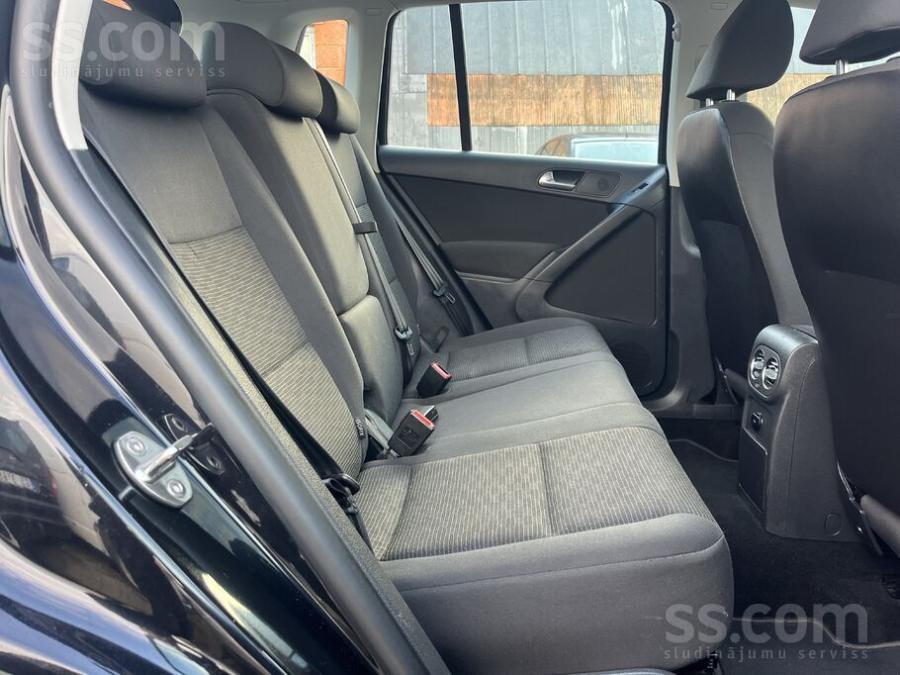 Melns Volkswagen Tiguan 2013 Valmiera, ar dzinēja tilpumu 2.00 L un nobraukumu 0 tūkst. km par 10800 €, foto 8 vietnē AUTOMOTO.COM.LV