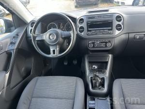 Melns Volkswagen Tiguan 2013 Valmiera, ar dzinēja tilpumu 2.00 L un nobraukumu 0 tūkst. km par 10800 €, foto 10 vietnē AUTOMOTO.COM.LV
