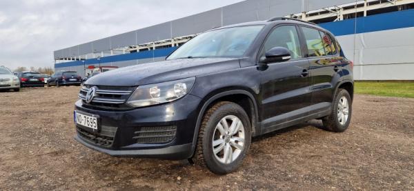 Black Volkswagen Tiguan 2013 in Riga, with an engine capacity of 2.00 L and mileage of 226 thousand km for 11500 €, photo 1 on AUTOMOTO.COM.LV